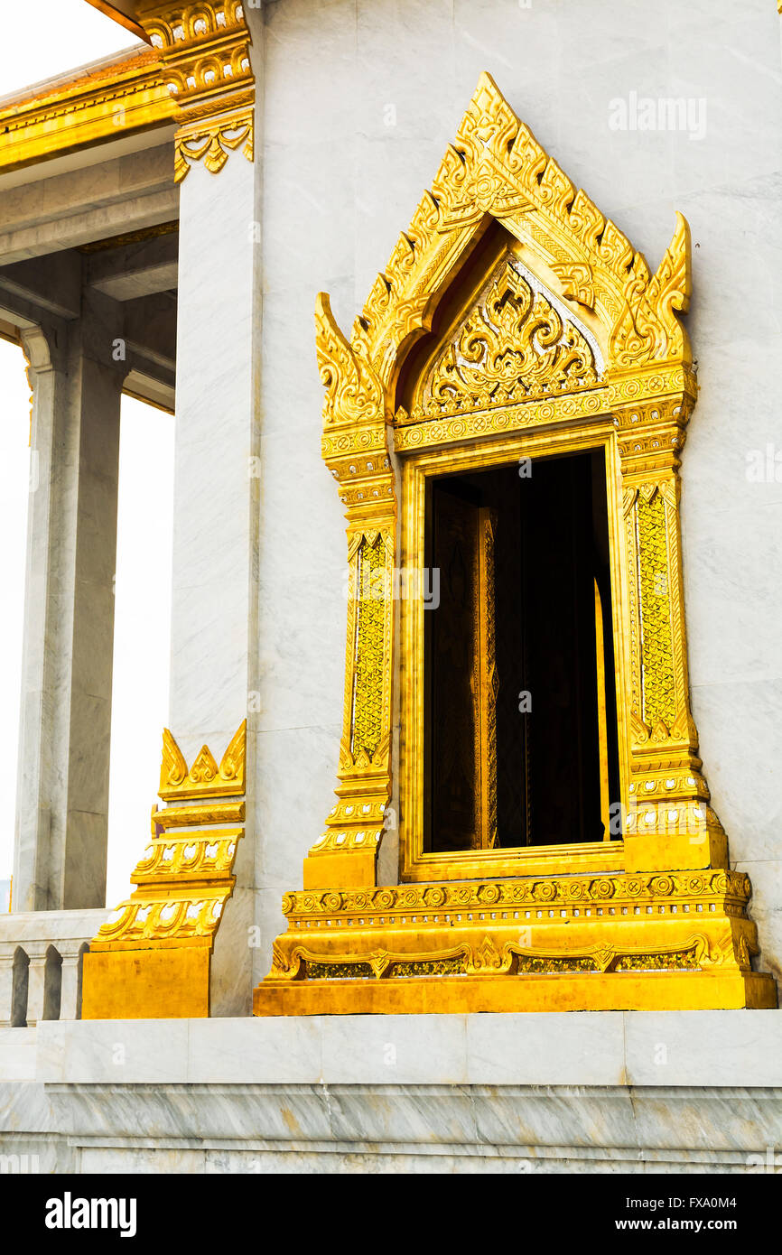 Wat Traimit Chapel in Wat Traimit. Bangkok, Thailand Stock Photo - Alamy