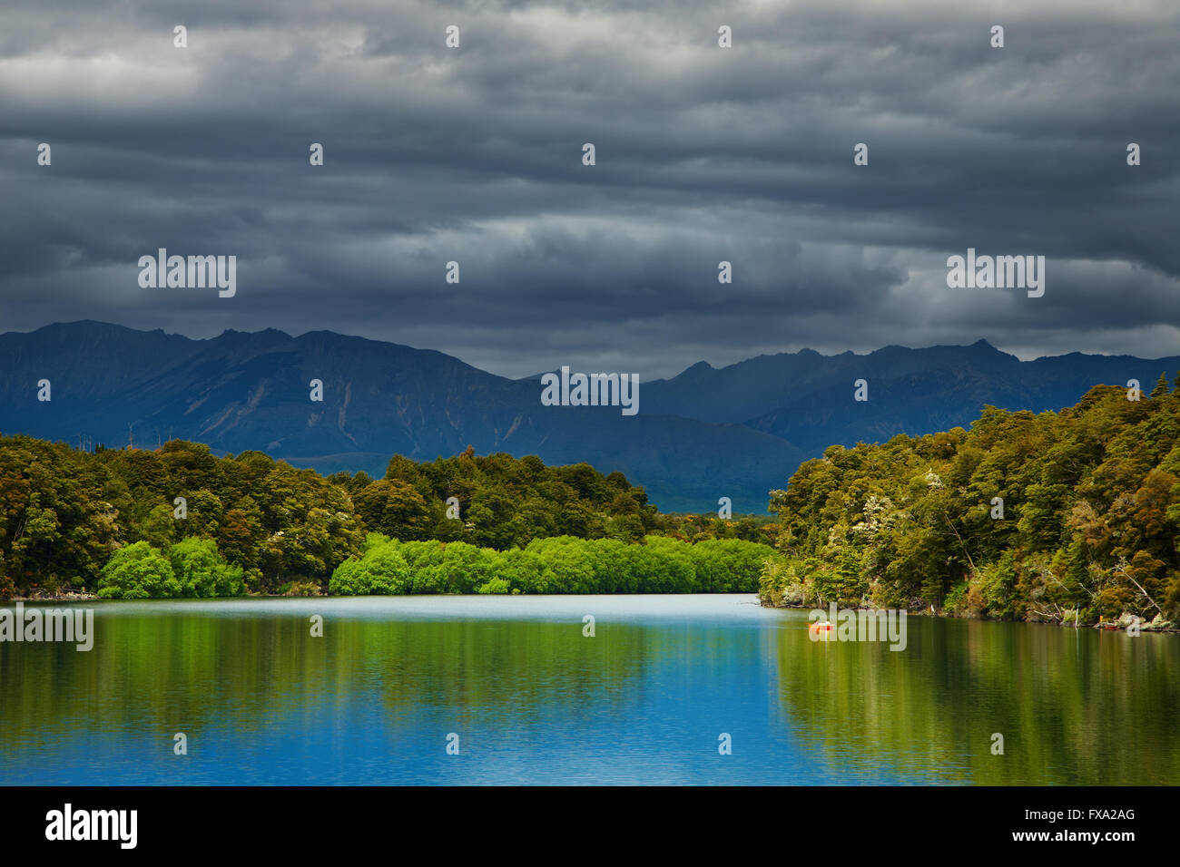 Lake manapouri new zealand hi-res stock photography and images - Alamy