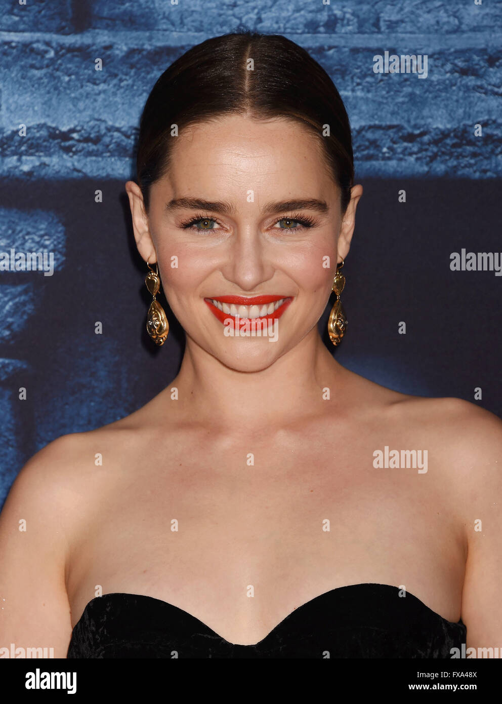 Game of thrones emilia clarke hi-res stock photography and images - Alamy