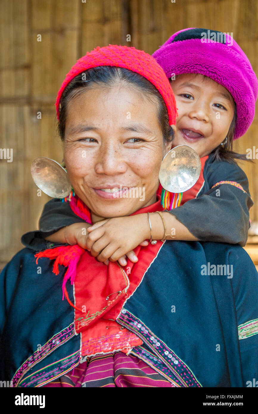 Thailand Chiang Rai Hill tribes Mother and child of the Palong tribe ...