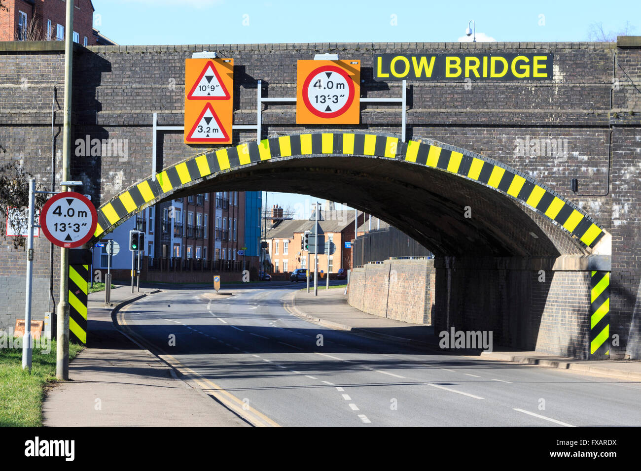 Railway bridge headroom hi-res stock photography and images - Alamy