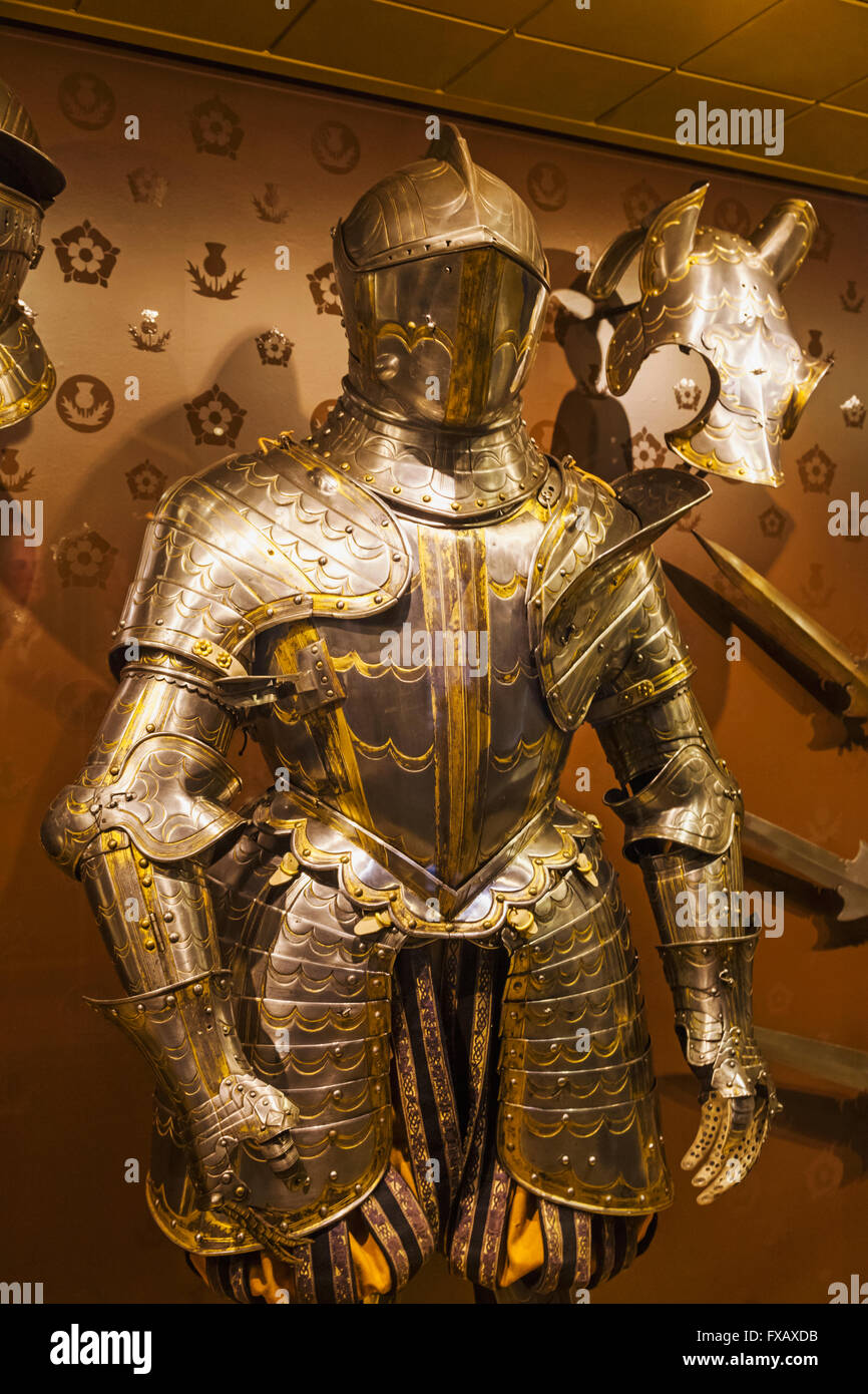 Medieval armour hi-res stock photography and images - Alamy