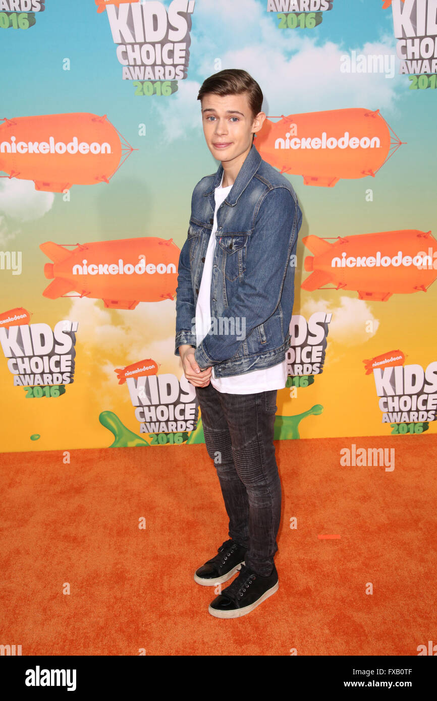 Celebrities attend Nickelodeon's 2016 Kids' Choice Awards at The Forum ...