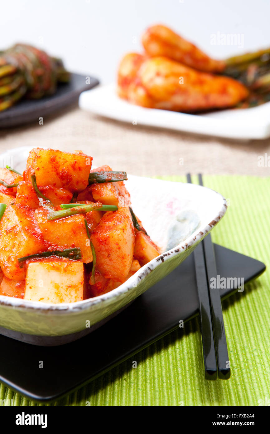 Kkakdugi kimchi hi-res stock photography and images - Alamy