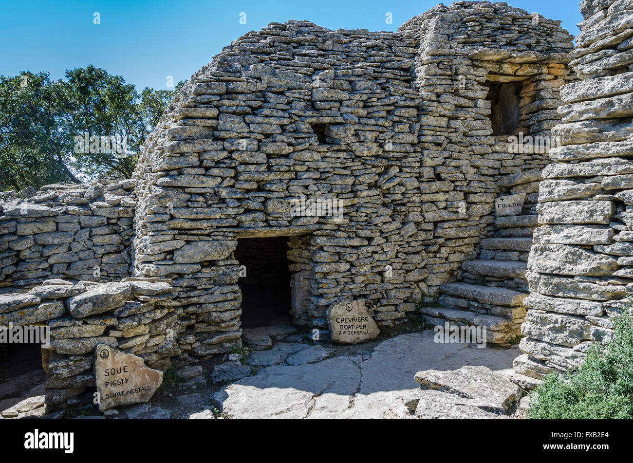 LE VILLAGE DES BORIES, GORDES, VAUCLUSE 84 FRANCE Stock Photo - Alamy
