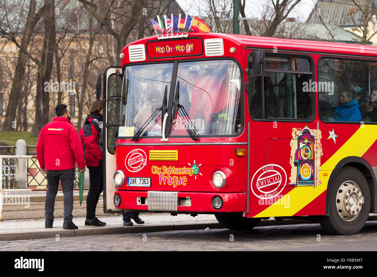 Prague sightseeing bus hi-res stock photography and images - Alamy