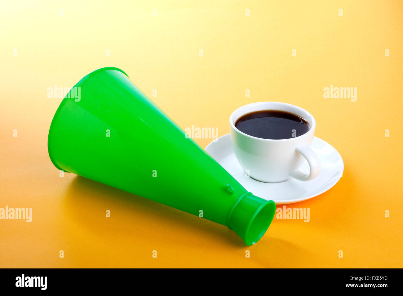 With funnel loudspeaker hi-res stock photography and images - Alamy