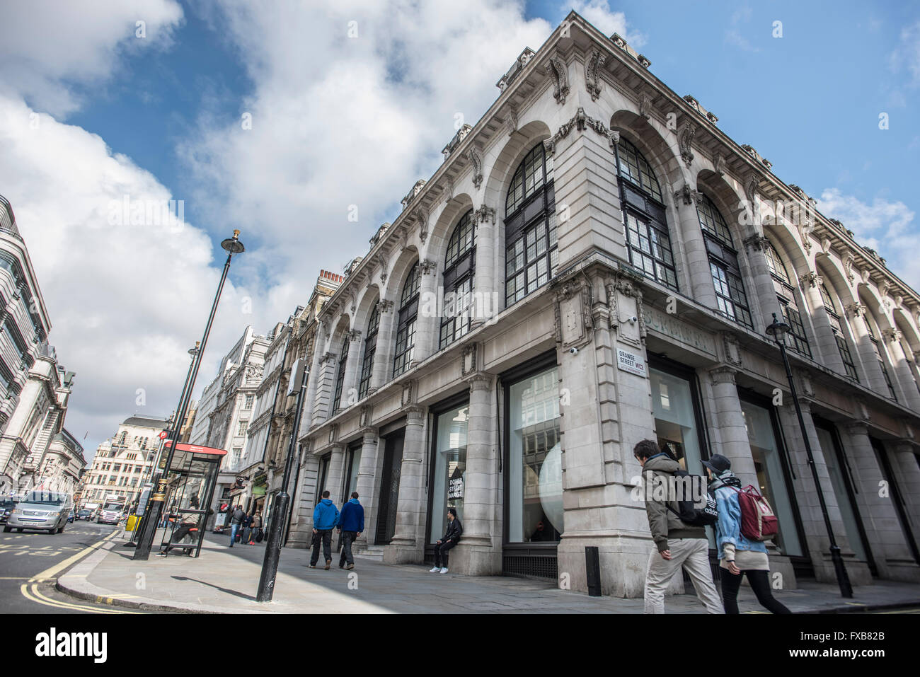 new dover st market store london sw1 Dover Street Market Fashion ...