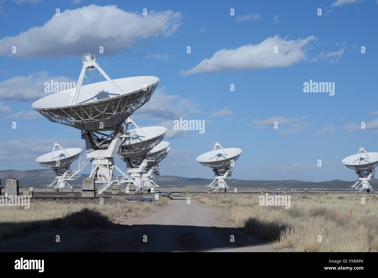 Huge antenna dish at Very Large Array, searching for imaging signal in ...