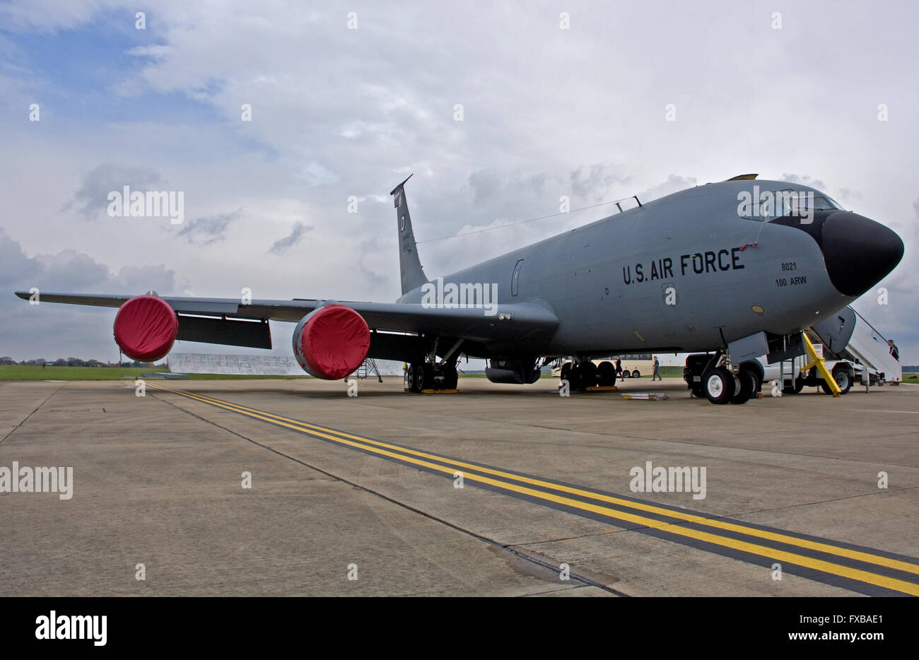 Boeing KC-135R Stratotanker 351st ARS 100th ARW USAFE RAF Mildenhall Stock Photo - Alamy