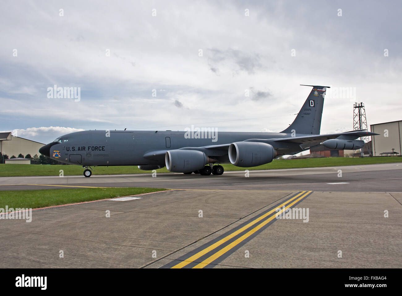 Boeing KC-135R Stratotanker 351st ARS 100th ARW USAFE RAF Mildenhall Stock Photo - Alamy