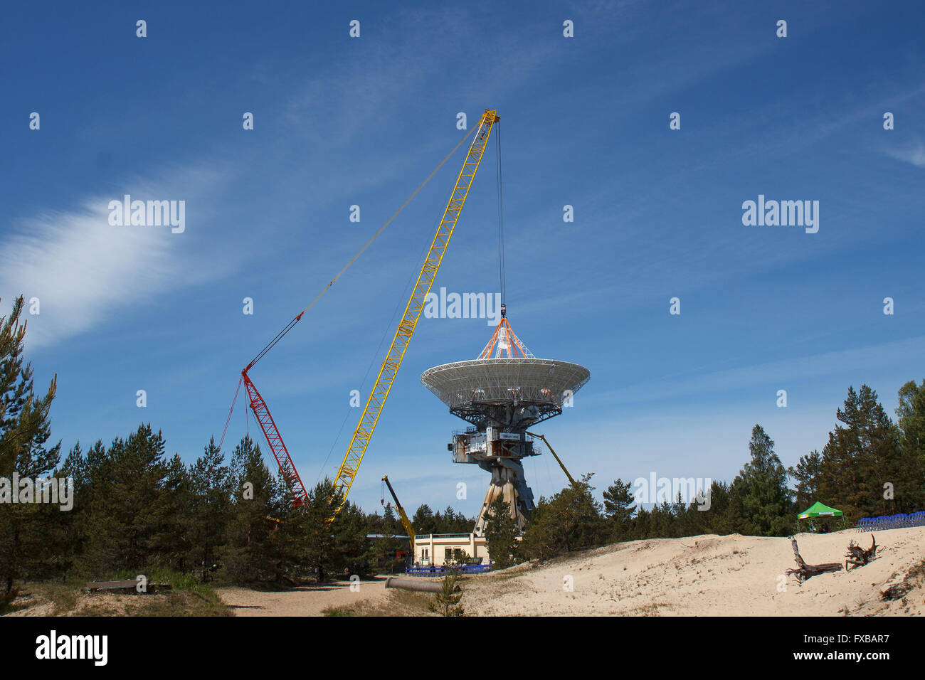 Radio satellite construction Stock Photo - Alamy