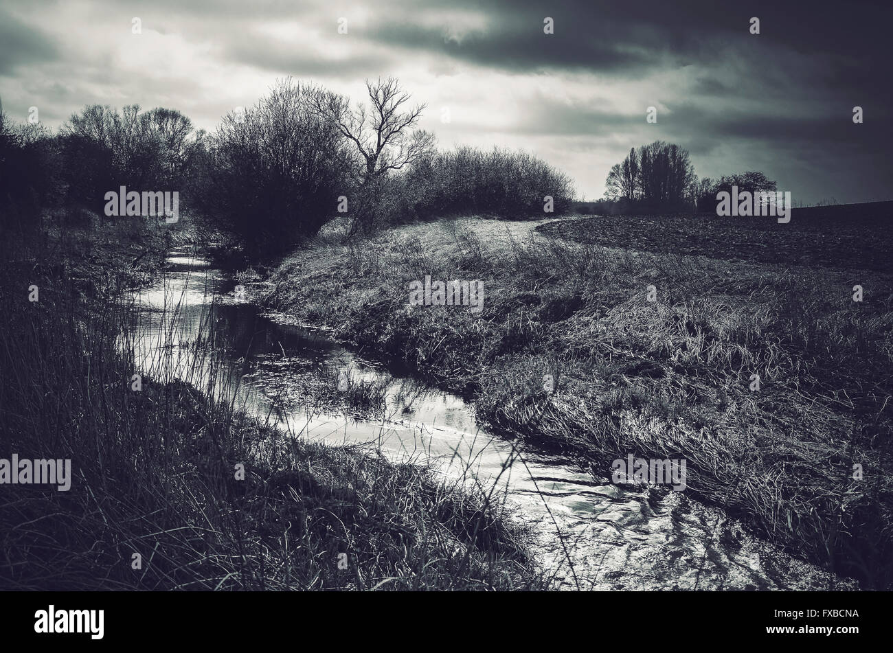 Black and white river hi-res stock photography and images - Alamy