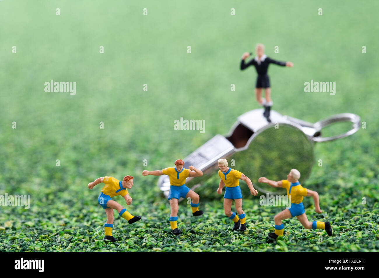 Referee figure hi-res stock photography and images - Alamy