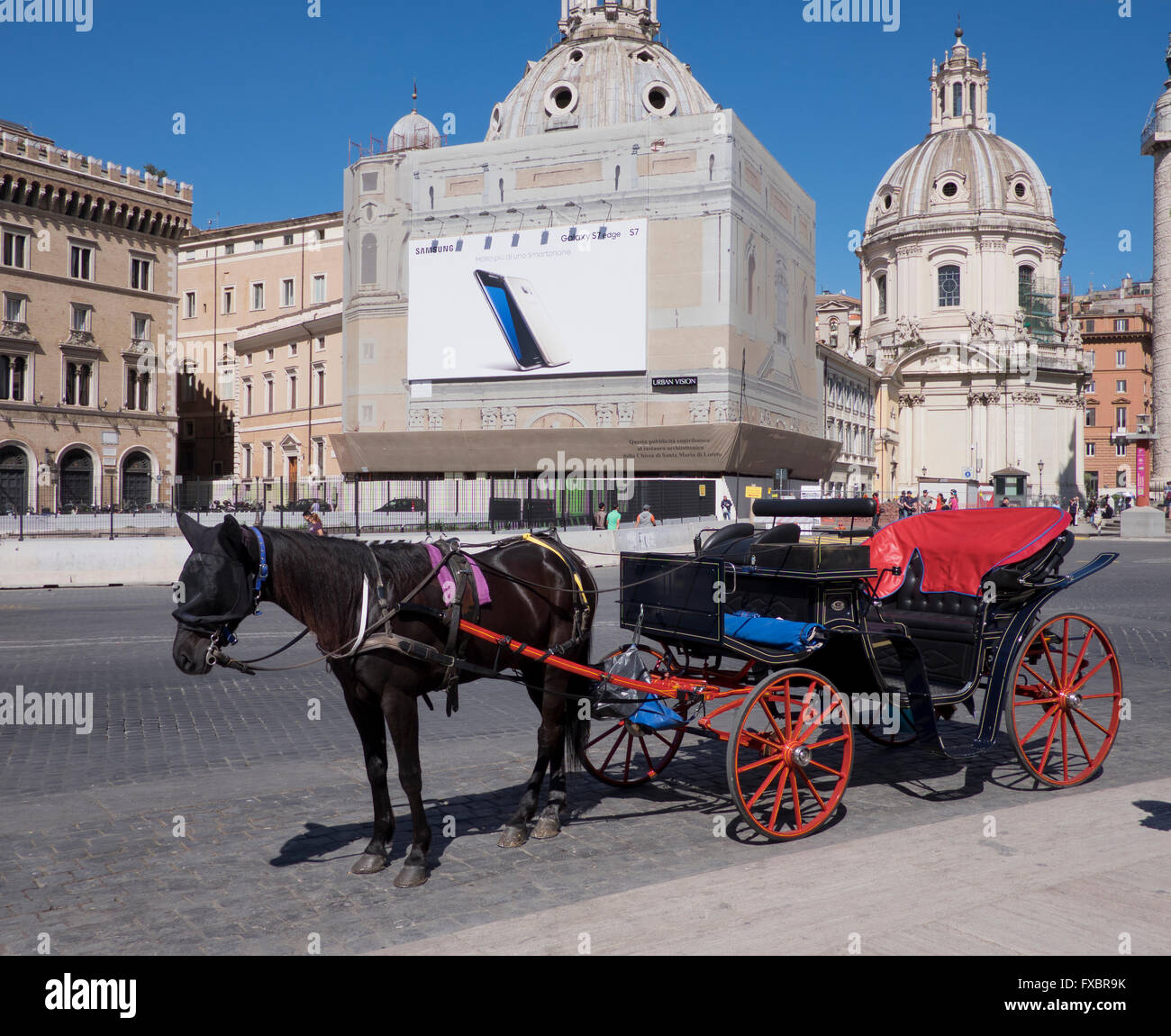 Roman horse carriage hi-res stock photography and images - Alamy