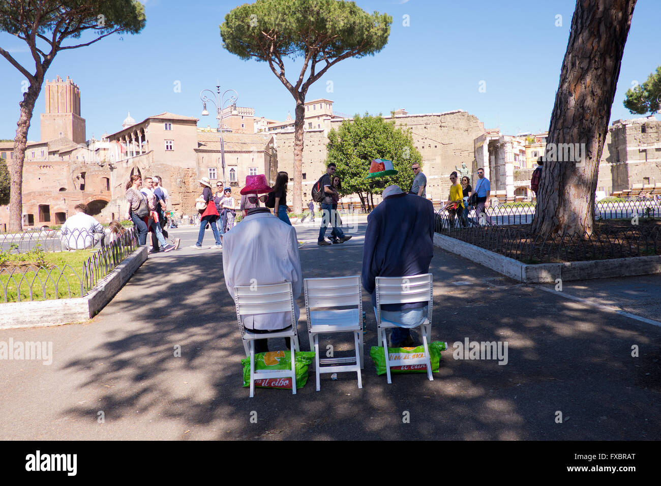 Street performers in Rome Italy Stock Photo - Alamy