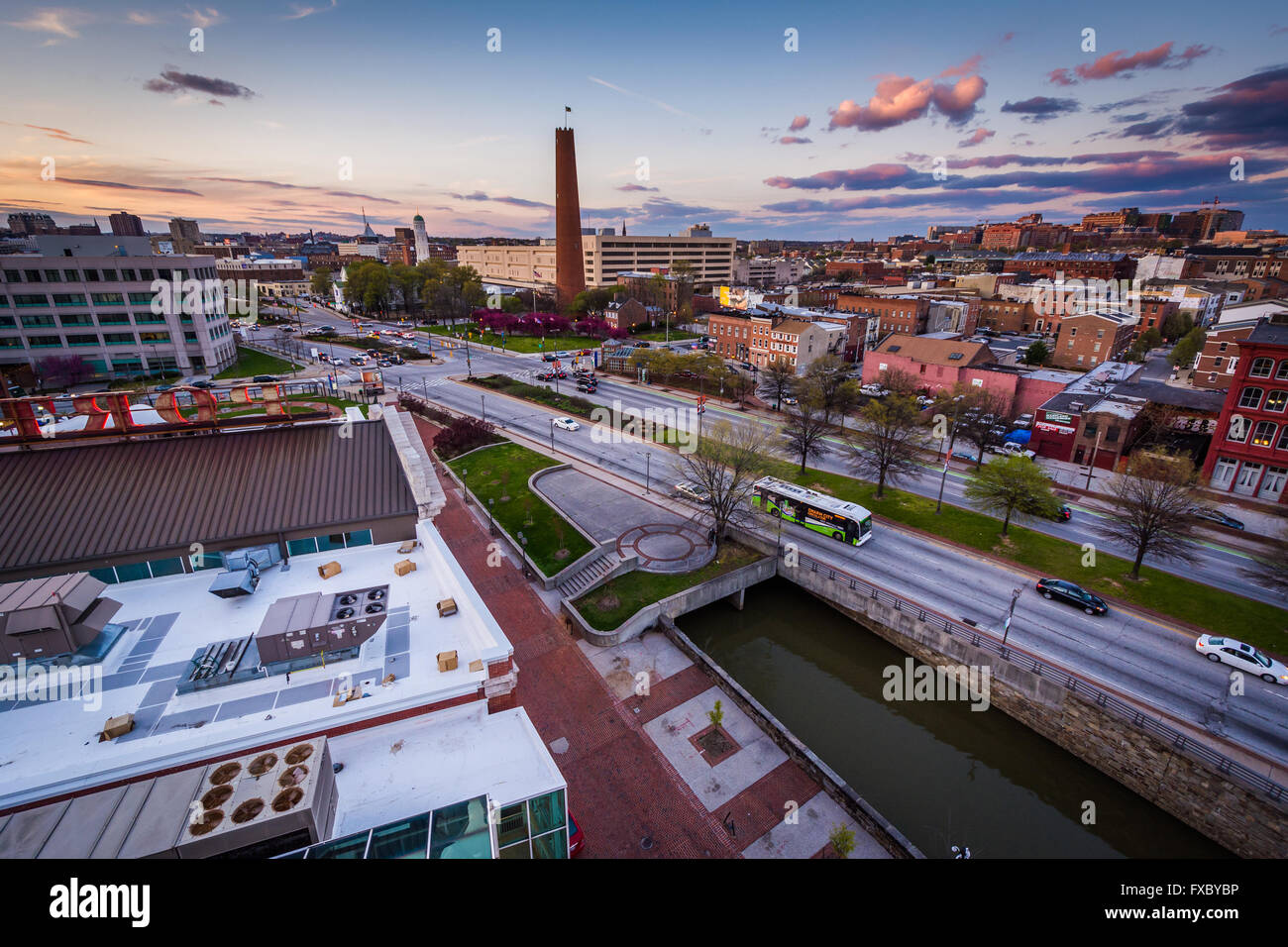 Baltimore building street view hi-res stock photography and images - Alamy