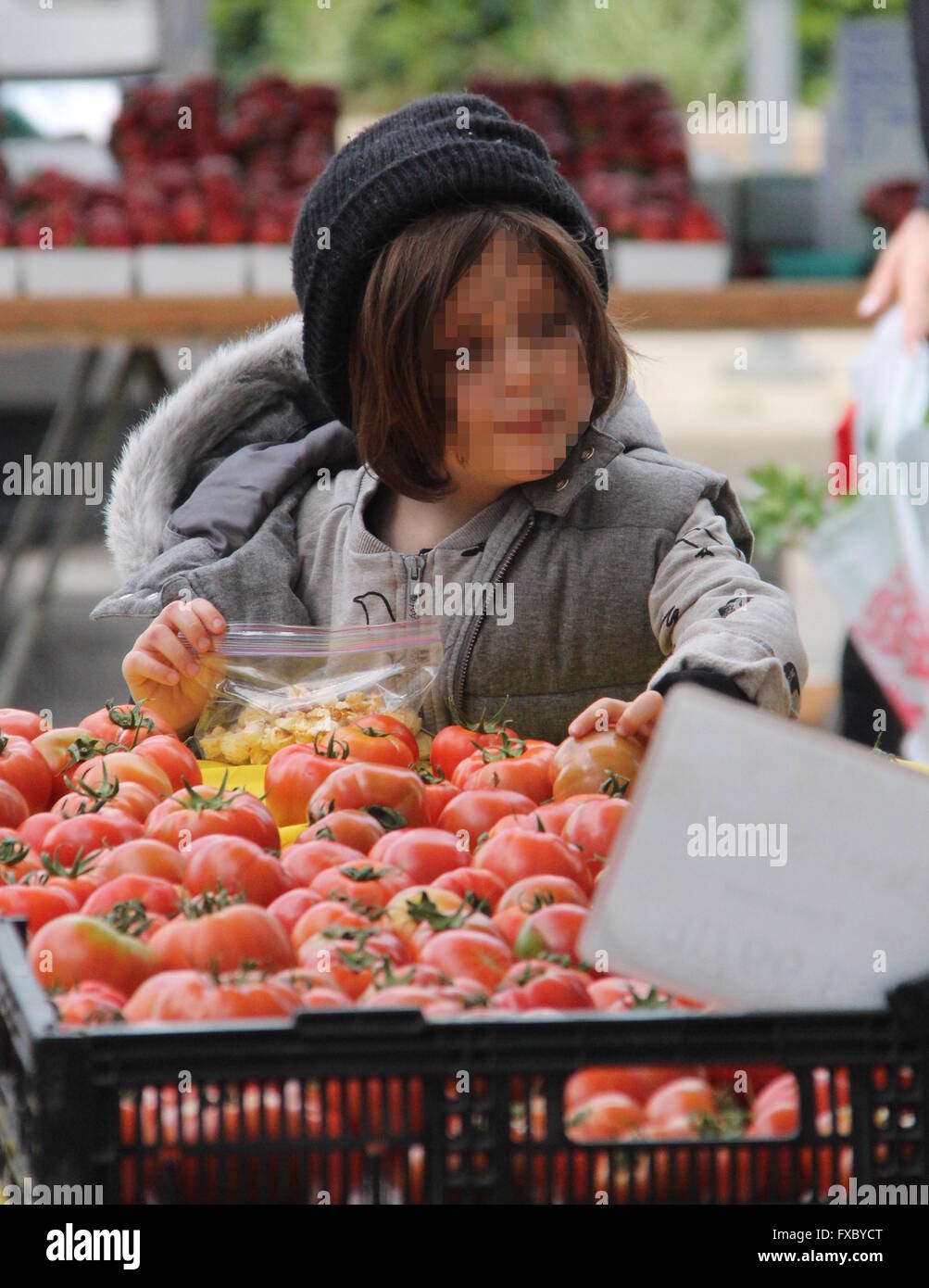 Rodger Berman takes his two boys to the Farmers Market in Beverly Hills ...