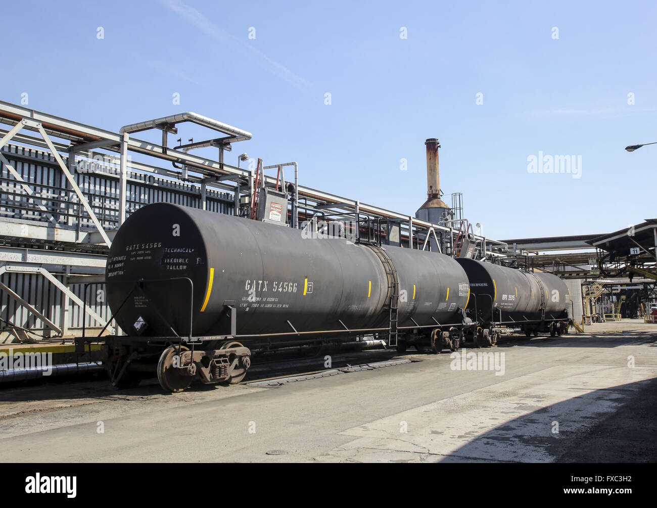 Paramount petroleum refinery hi-res stock photography and images - Alamy