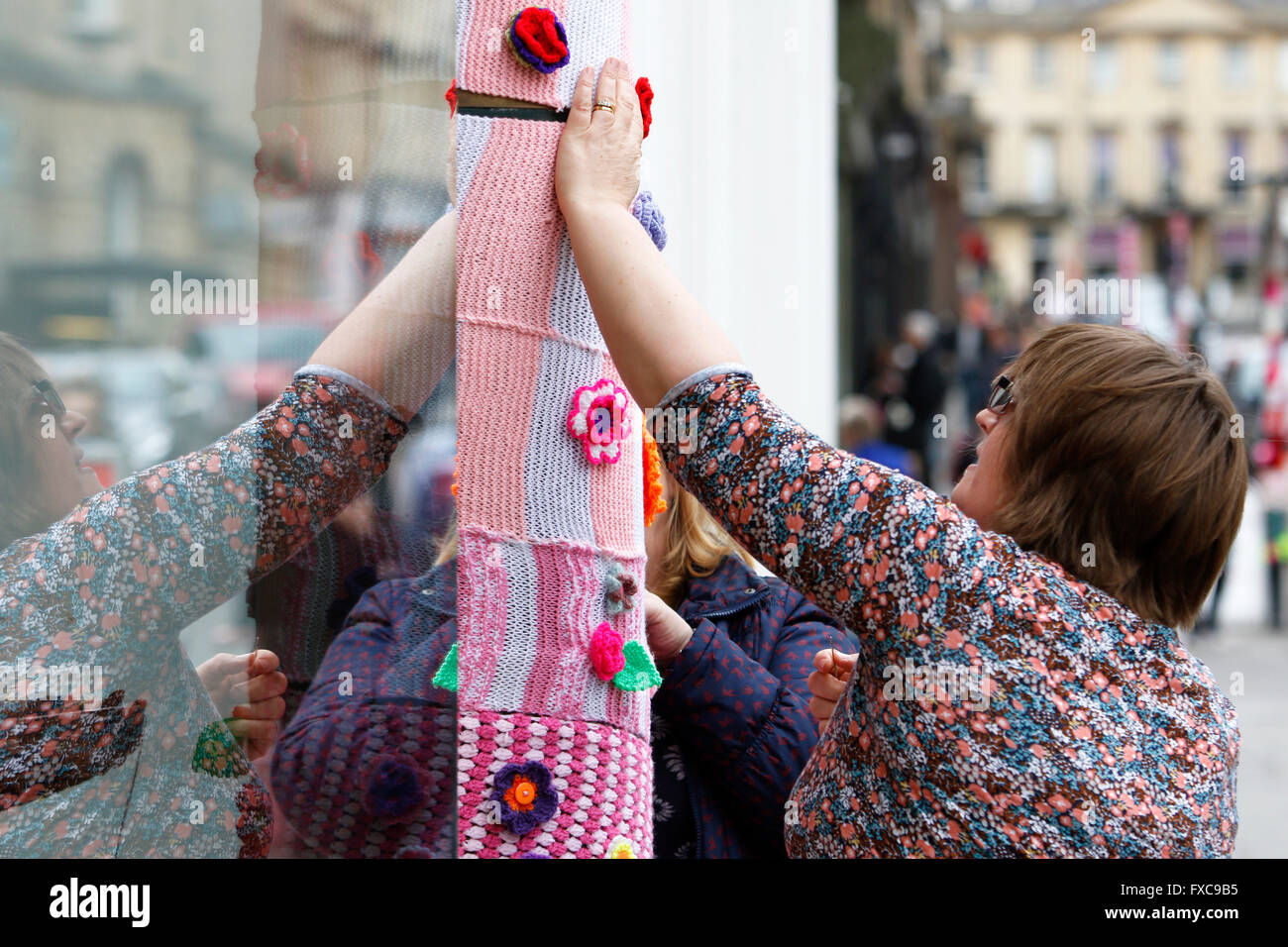 Bath, UK, 14th April, 2016. Volunteers led by Emma Leith are pictured ...