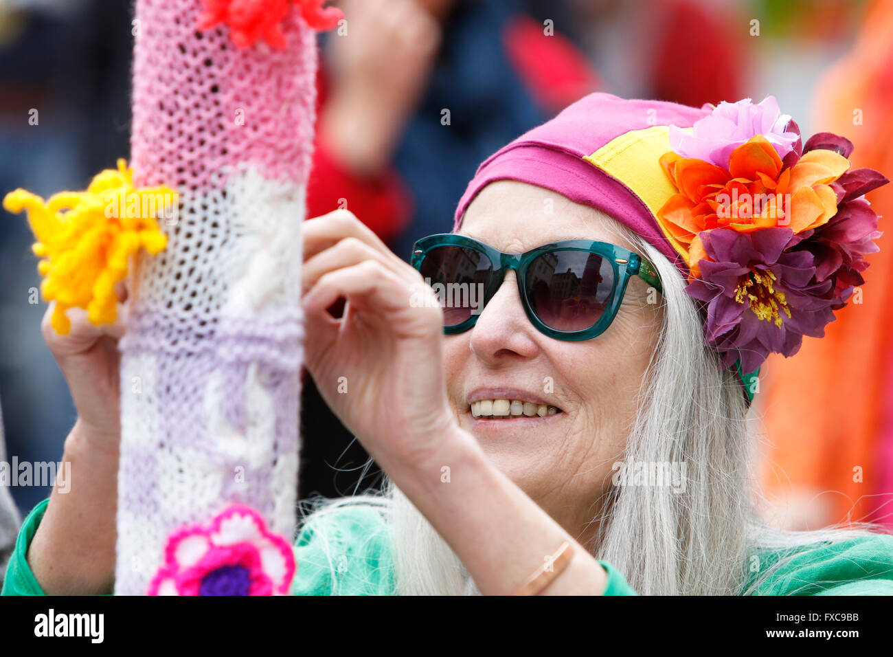 Bath, UK, 14th April, 2016. Volunteers led by Emma Leith are pictured ...