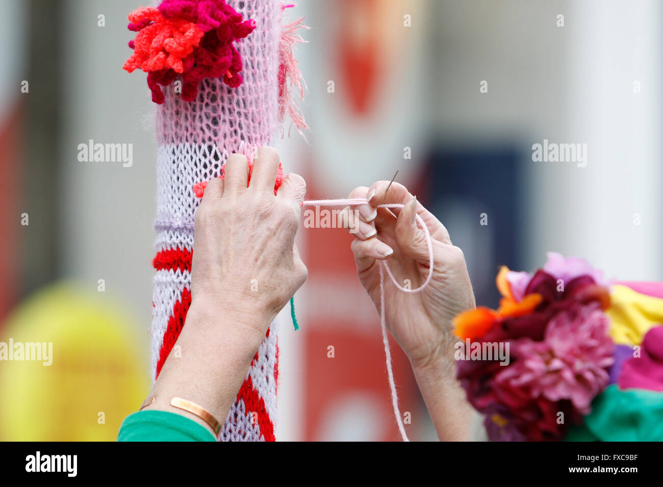 Bath, UK, 14th April, 2016. Volunteers led by Emma Leith are pictured ...