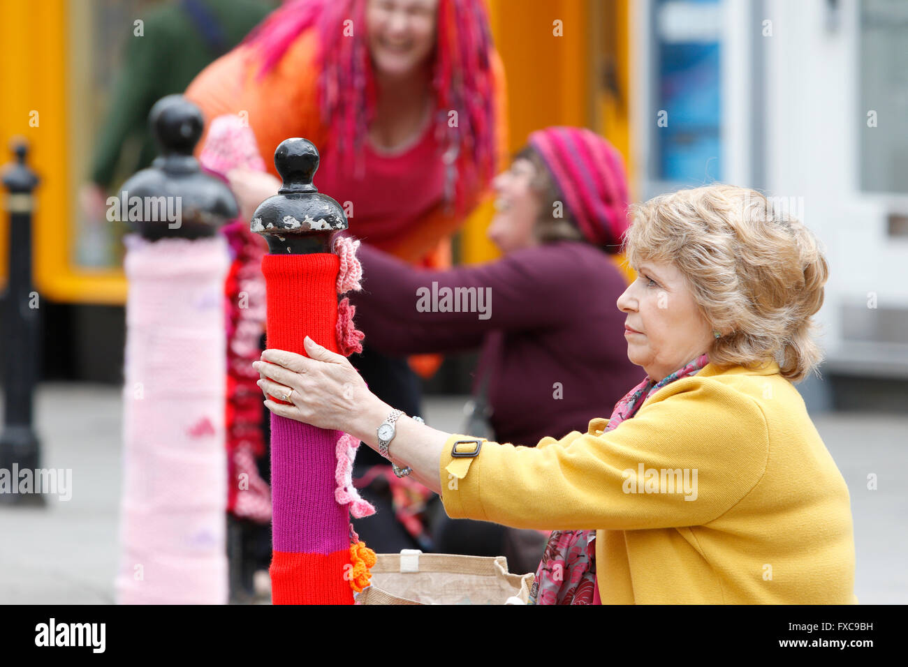 Bath, UK, 14th April, 2016. Volunteers led by Emma Leith are pictured ...