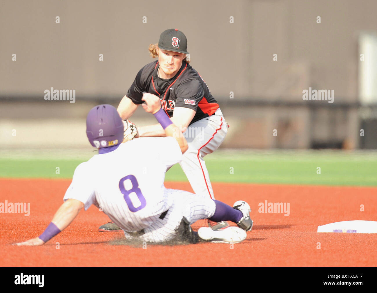 Seattle U 2nd baseman Sheldon Stober (16) getting ready to tag UW ...