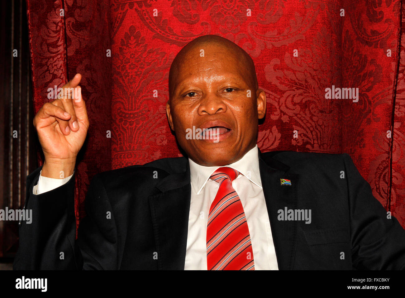 Judge delivered hi-res stock photography and images - Alamy