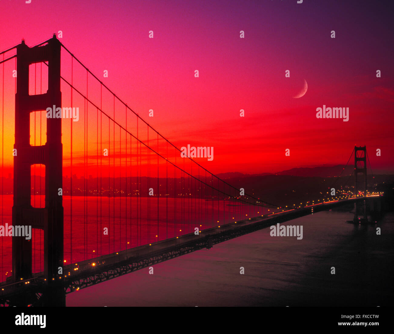 Moon gate bridge hi-res stock photography and images - Alamy