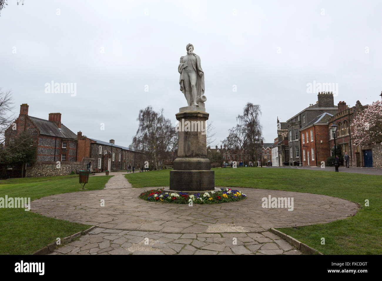 Statue cathedral norwich england hi-res stock photography and images ...