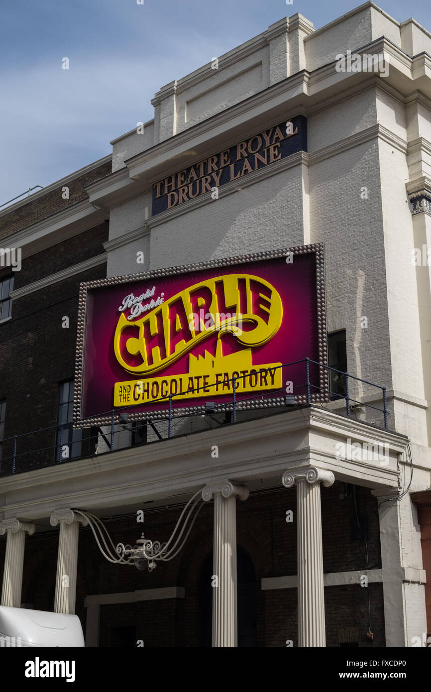 Drury lane theatre royal exterior High Resolution Stock Photography and ...