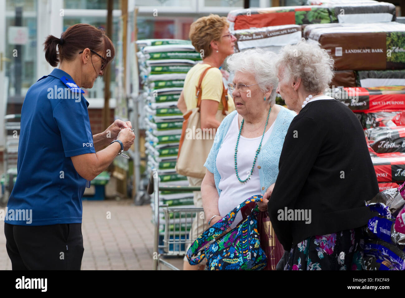 Female pcso hi-res stock photography and images - Alamy