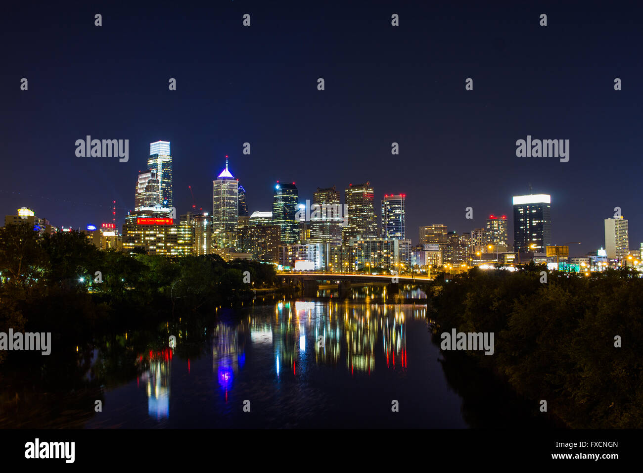 Philadelphia skyline view philadelphia skyline hi-res stock photography ...