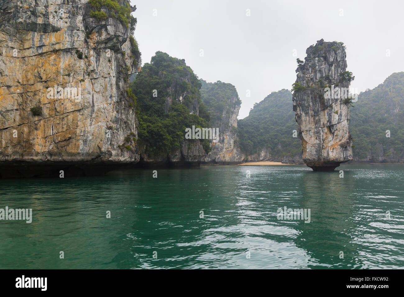 Rock formations in Ha Long Bay, Vietnam Stock Photo - Alamy