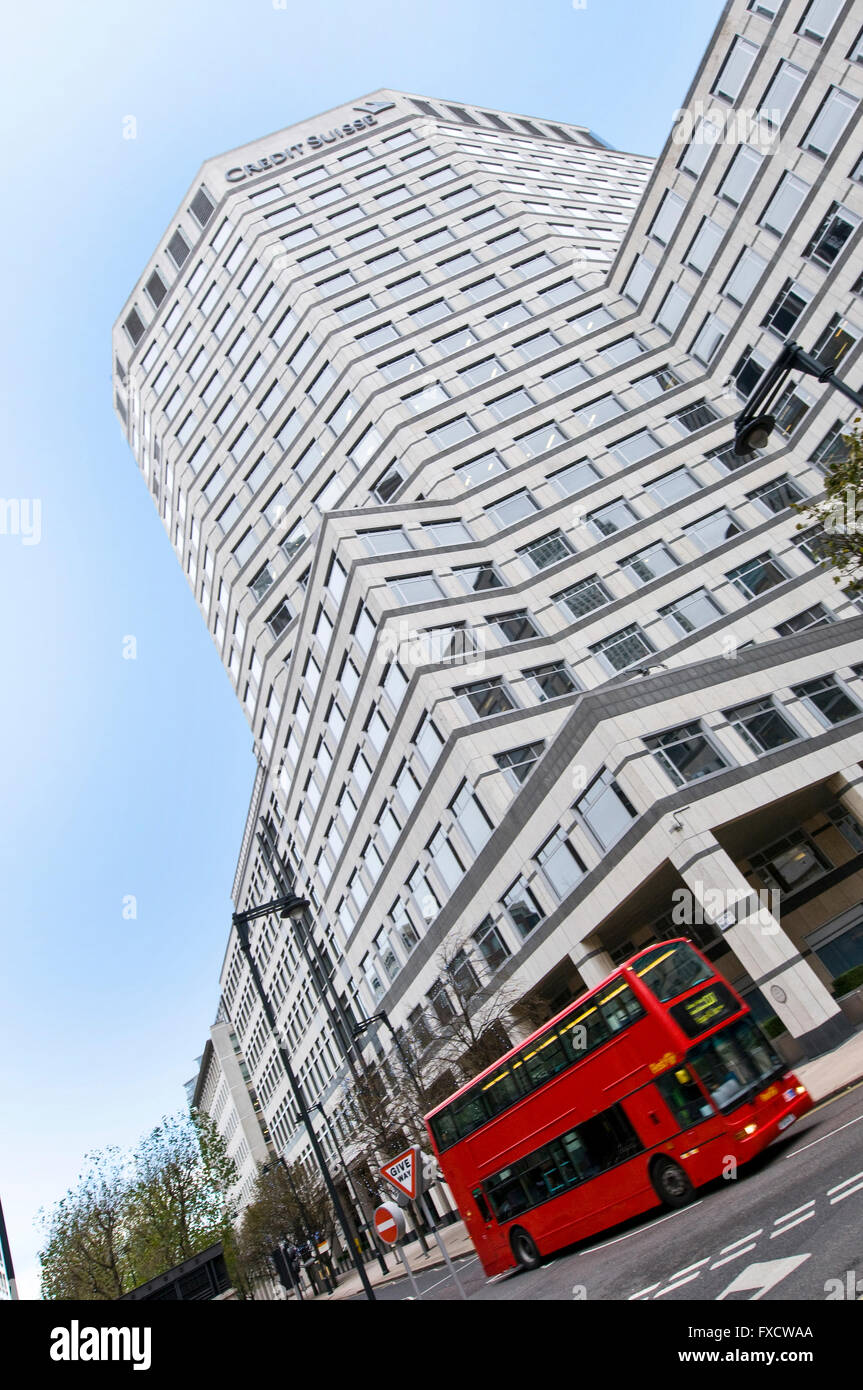 Canary wharf offices one cabot square hi-res stock photography and ...