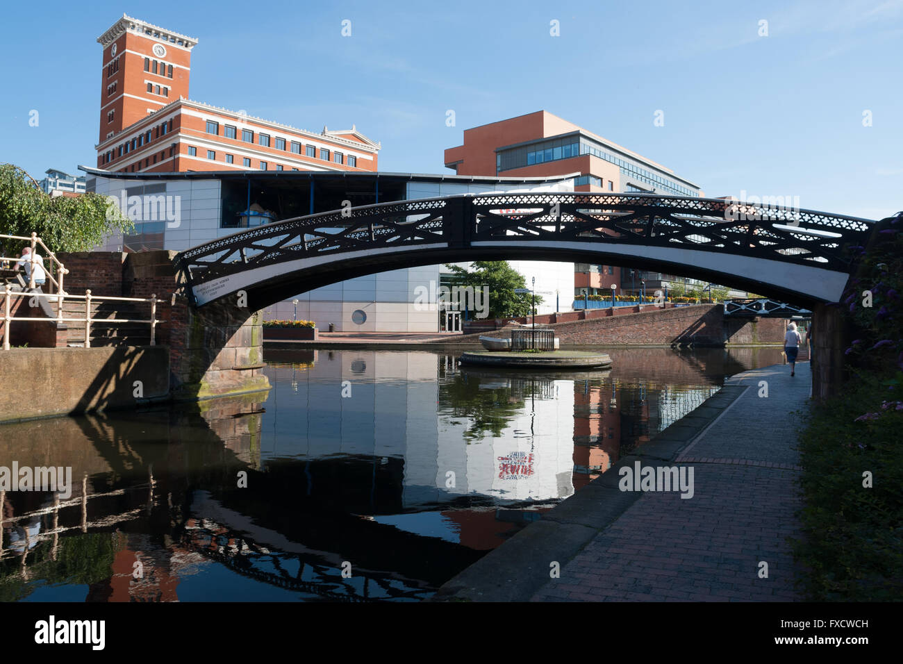 Cast Iron Bridge spanning a canal on the Birmingham Canal Network ...