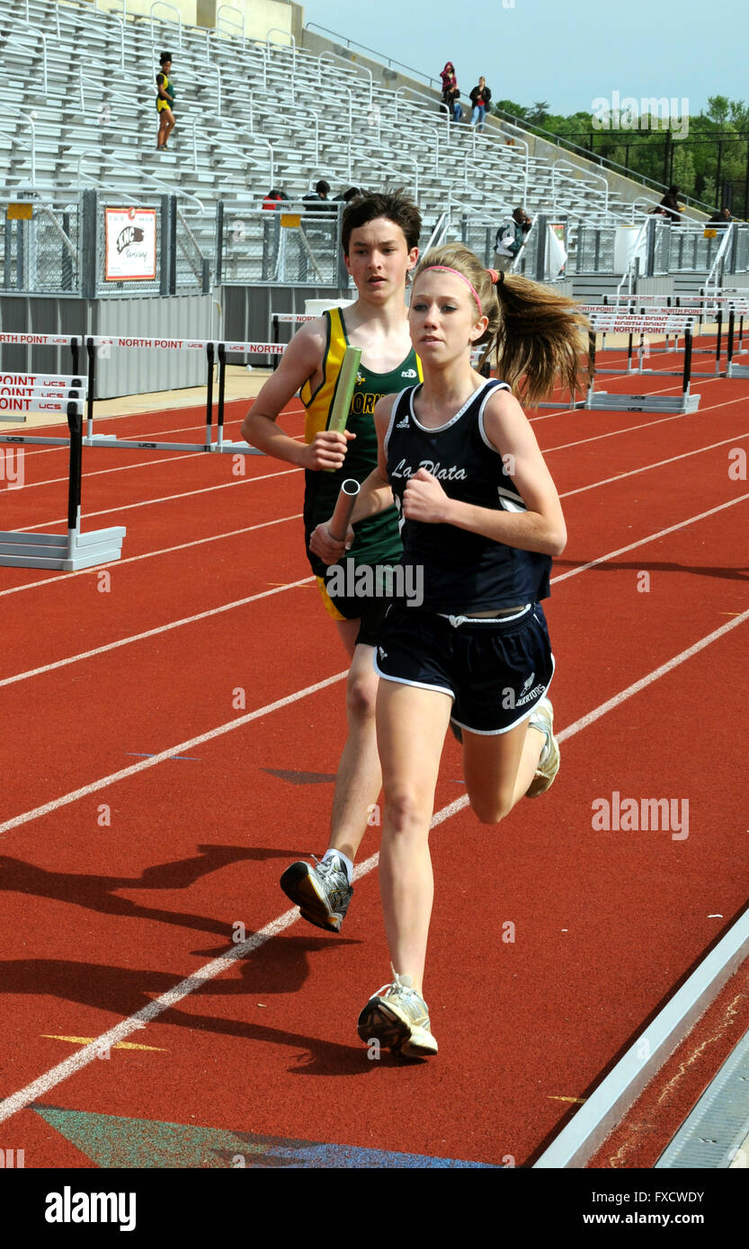 Relay race girls hi-res stock photography and images - Alamy