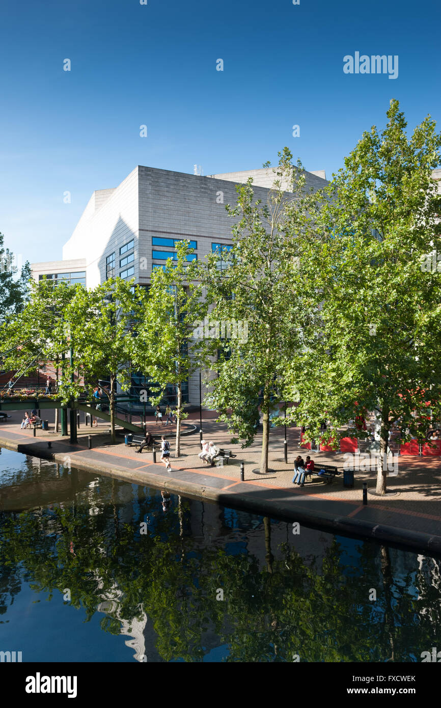 Birmingham water feature hi-res stock photography and images - Alamy