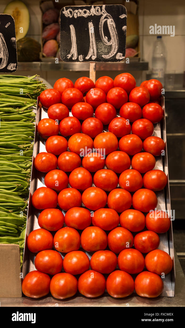Tomato sale hi-res stock photography and images - Alamy