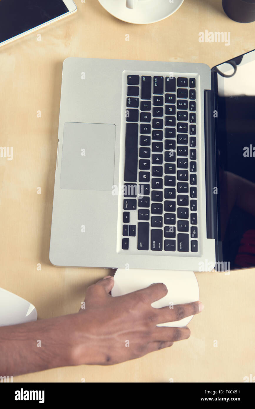 Man tidy desktop hi-res stock photography and images - Alamy