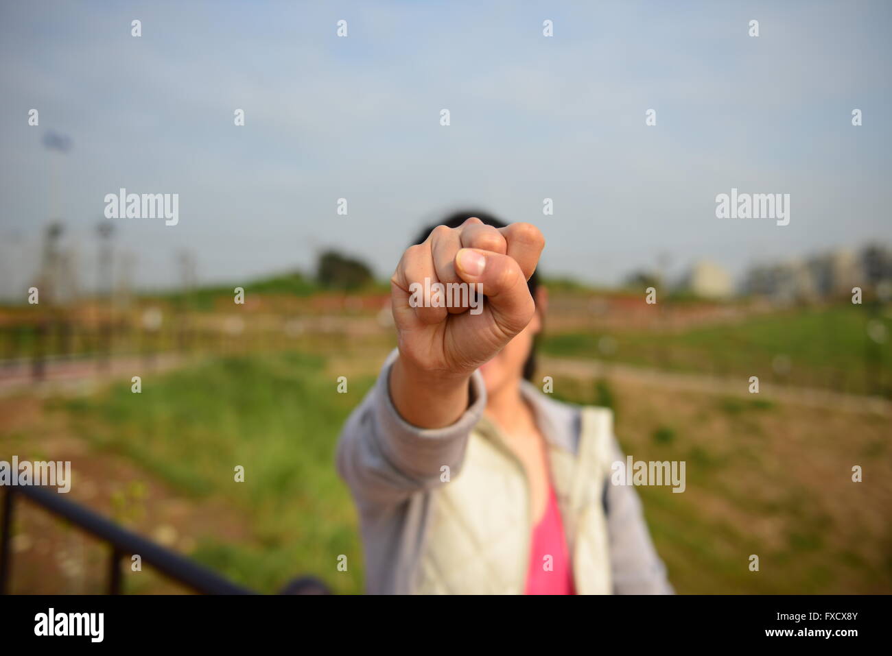 hand making the number zero Stock Photo - Alamy