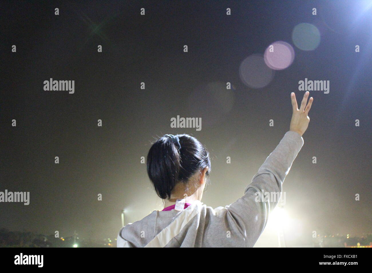 hand making the number three Stock Photo - Alamy