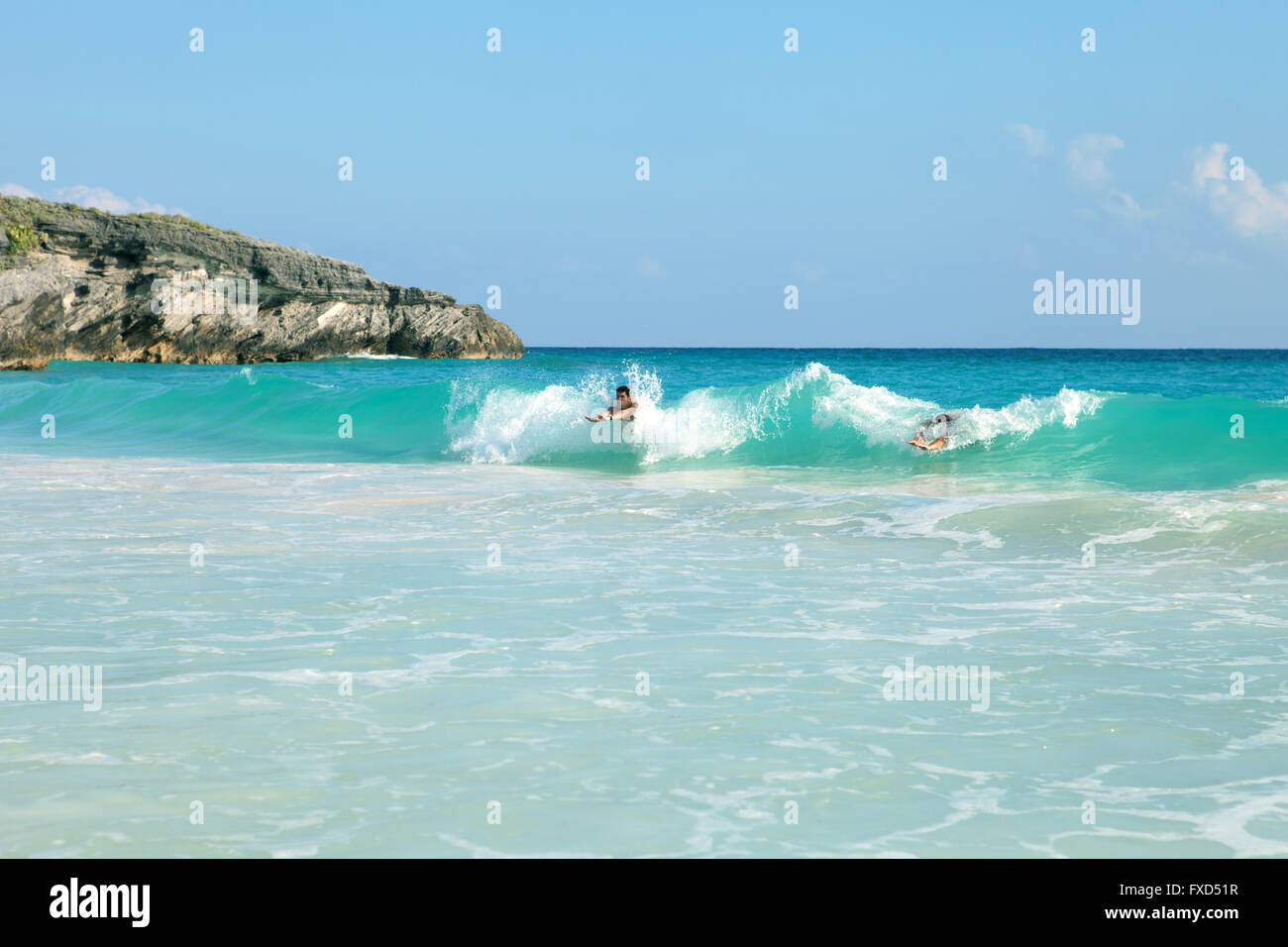 Bermuda surfing hi-res stock photography and images - Alamy