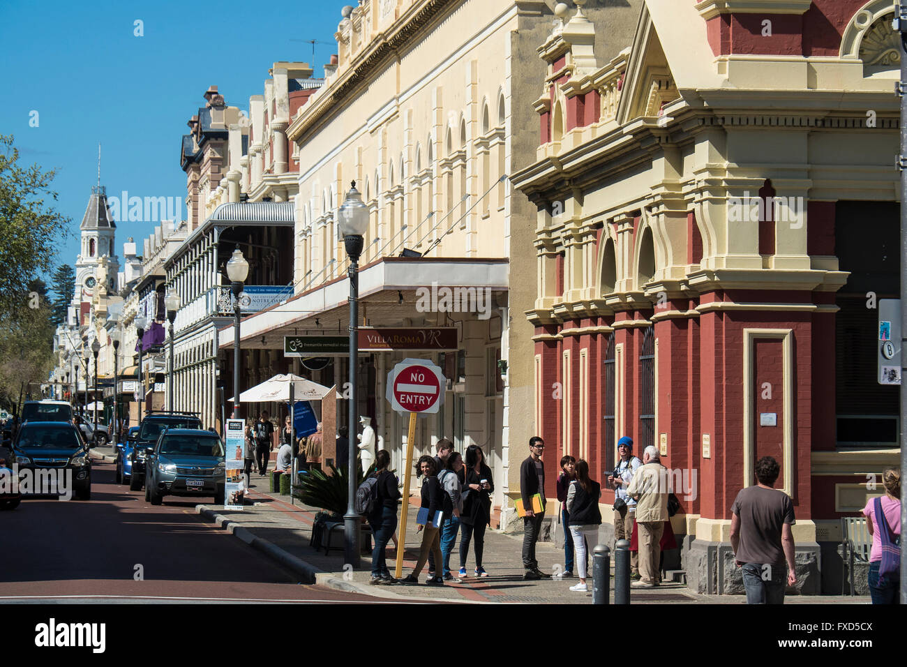 Perth high street hi-res stock photography and images - Alamy