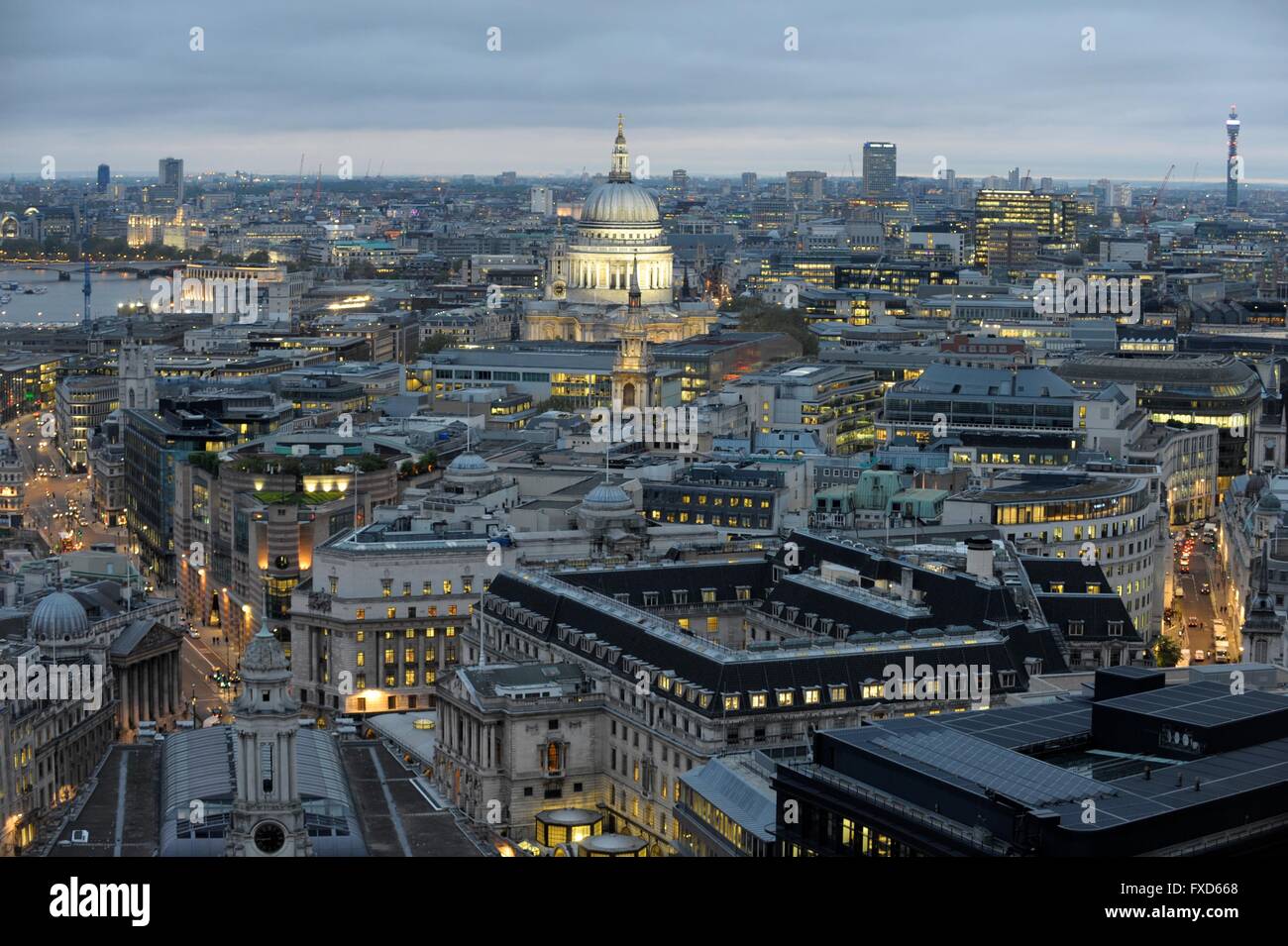 London skyline west facing hi-res stock photography and images - Alamy