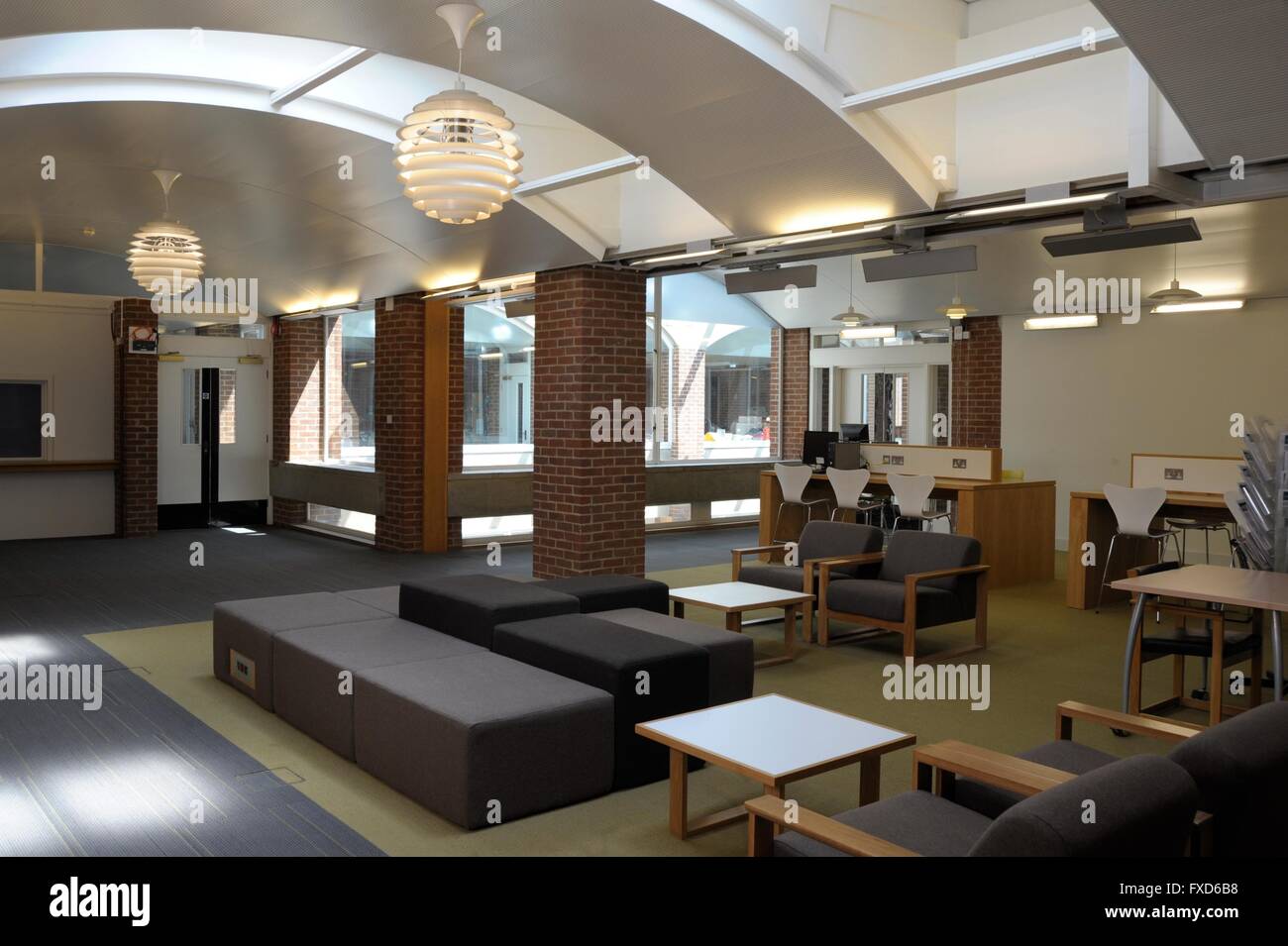 Quiet Study area in University library Stock Photo - Alamy