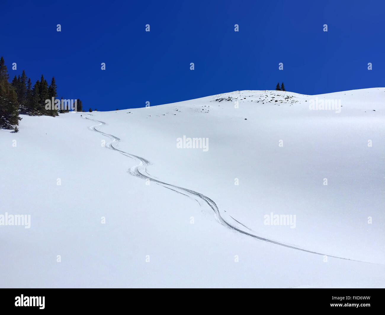 Snow and clear skies hi-res stock photography and images - Alamy