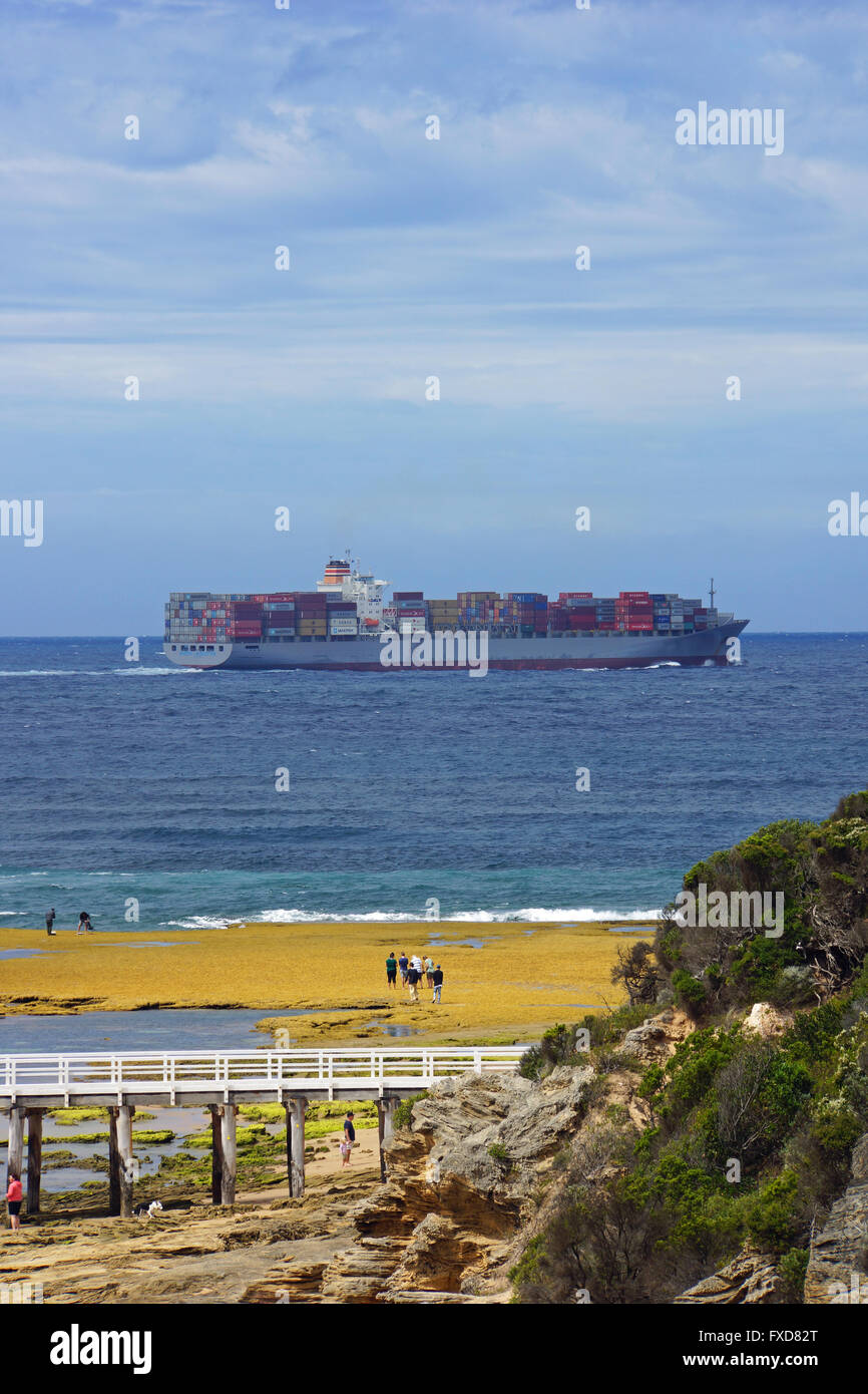 Container ship side view hi-res stock photography and images - Alamy