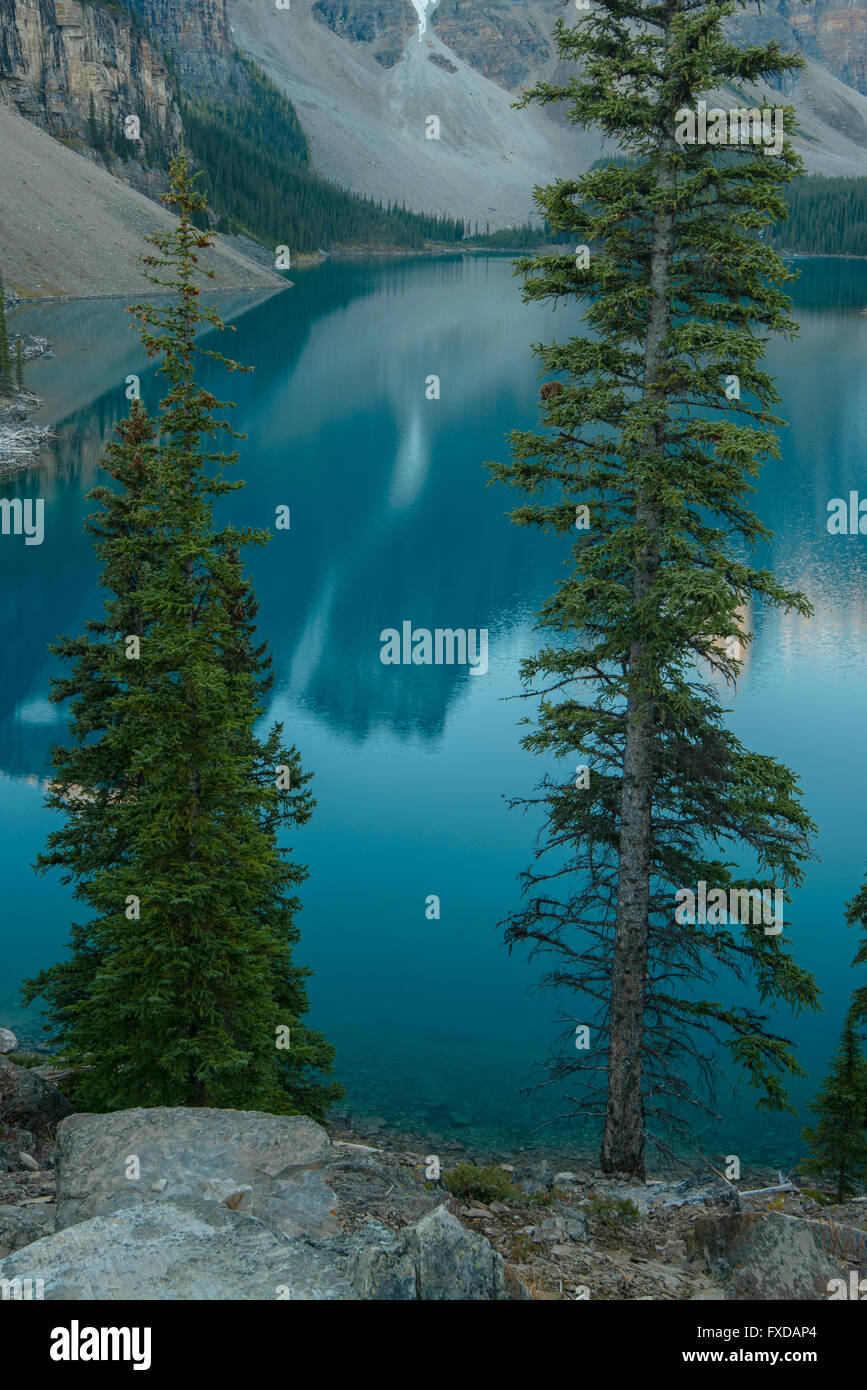 Moraine Lake, glacially-fed lake, in the evening light, Valley of the Ten Peaks, Canadian ...